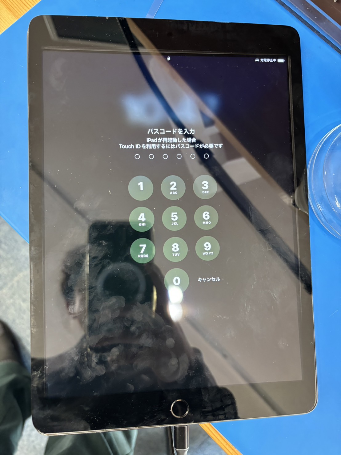 iPad9 画面表示不良「iPad基板修理」 - iPhone／iPad／android／switchの代行修理｜Stock Repair（ストックリペア）